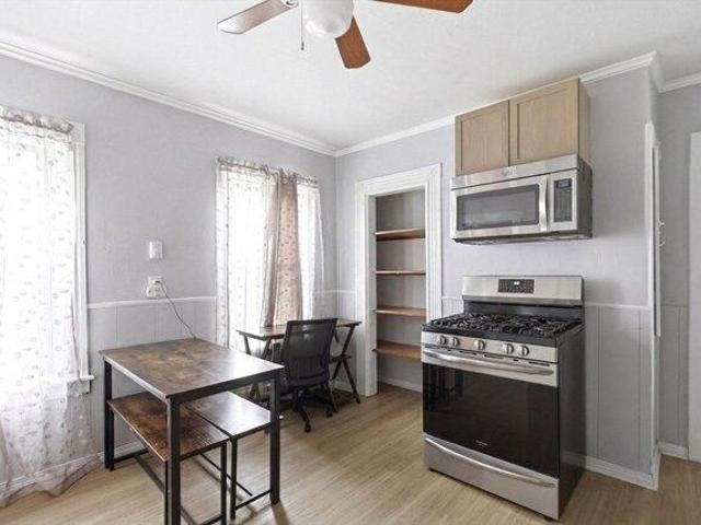 house with 6 bedroom, Worcester MA DLS102442639