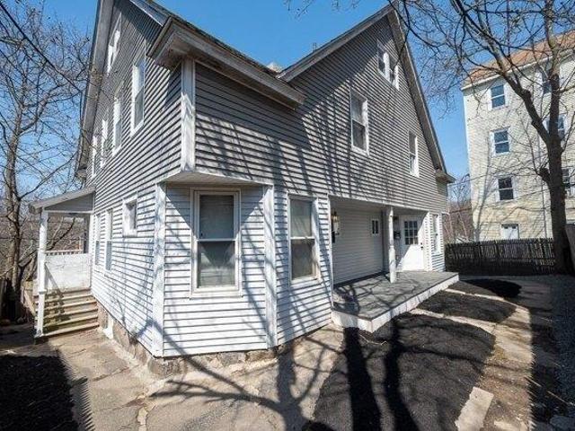 house with 6 bedroom, Worcester MA DLS102584204