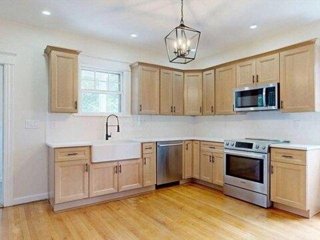 house with 6 bedroom, Worcester MA DS103809890