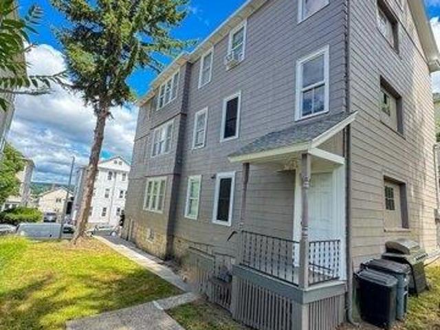house with 6 bedroom, Worcester MA DS104406456