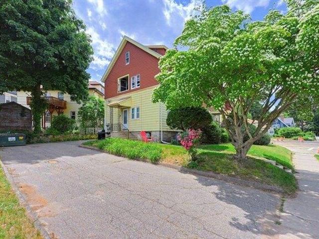 house with 6 bedroom, Worcester MA DS104150435