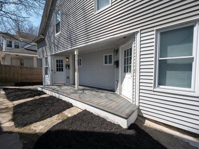 house with 6 bedroom, Worcester MA ES102827198