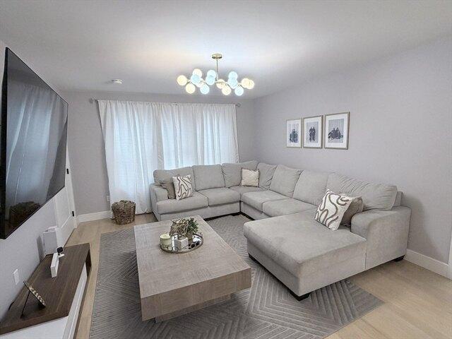 house with 6 bedroom, Worcester MA ES103439376