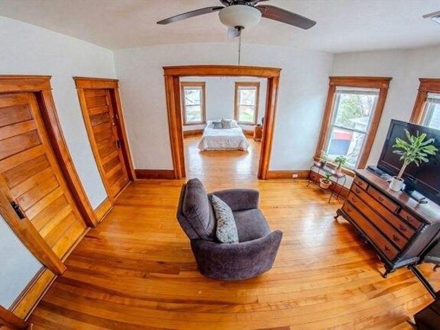 house with 6 bedroom, Worcester MA ES103773979