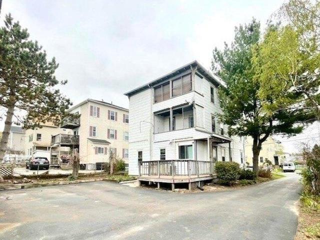 house with 6 bedroom, Worcester MA ES103101312