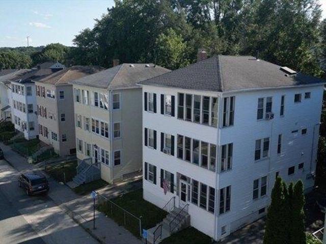 house with 6 bedroom, Worcester MA ES104850504