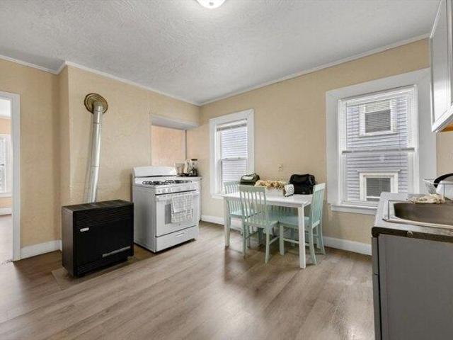 house with 6 bedroom, Worcester MA ES104853232