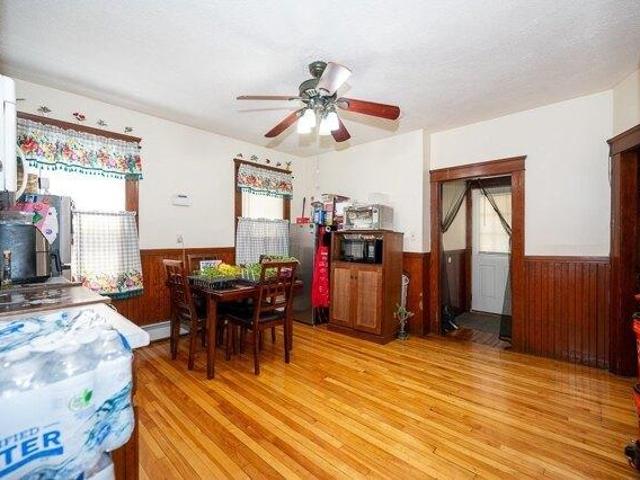house with 6 bedroom, Worcester MA ES104008456
