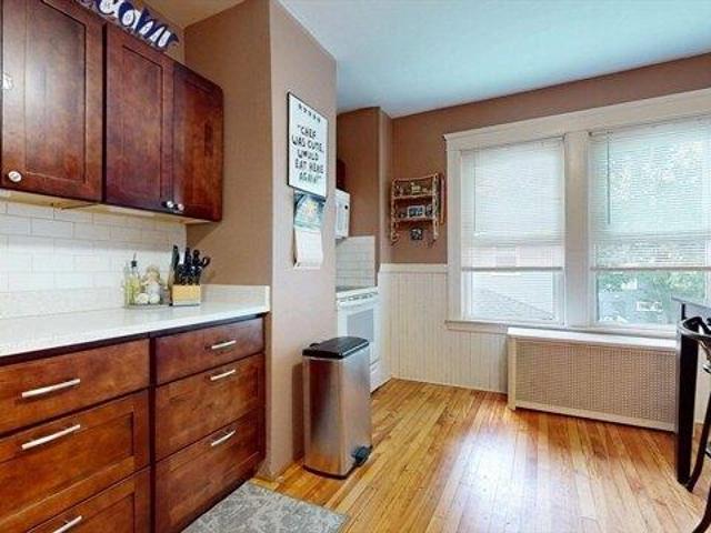 house with 6 bedroom, Worcester MA ES105041065