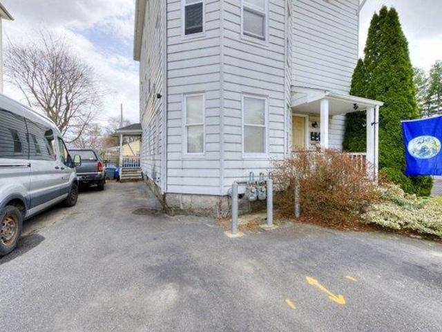 house with 6 bedroom, Worcester MA ES105041066
