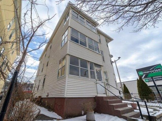 house with 6 bedroom, Worcester MA ES105081821