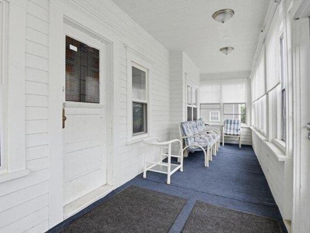 house with 6 bedroom, Worcester MA ES105126215