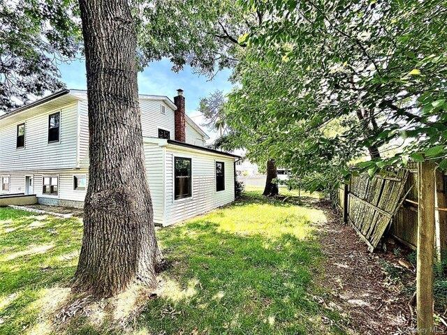 house with 6 bedroom, Wyandanch NY ES103600803