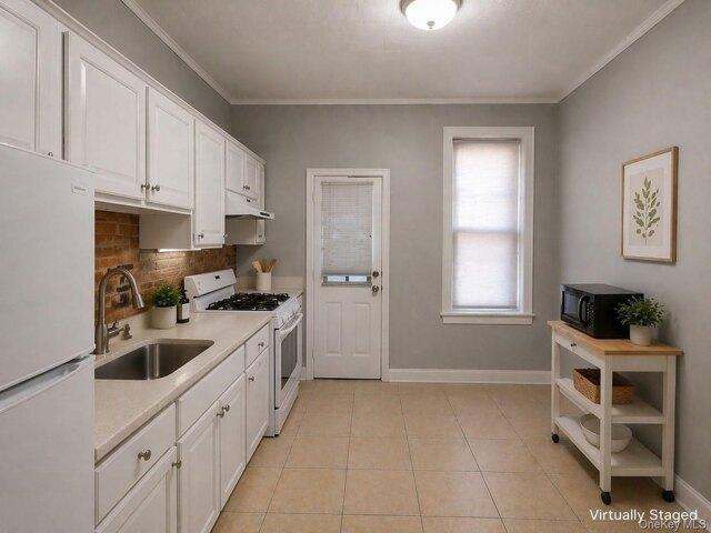 house with 6 bedroom, Yonkers NY DLS101783852