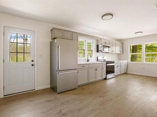 house with 6 bedroom, Accord NY ES104906340