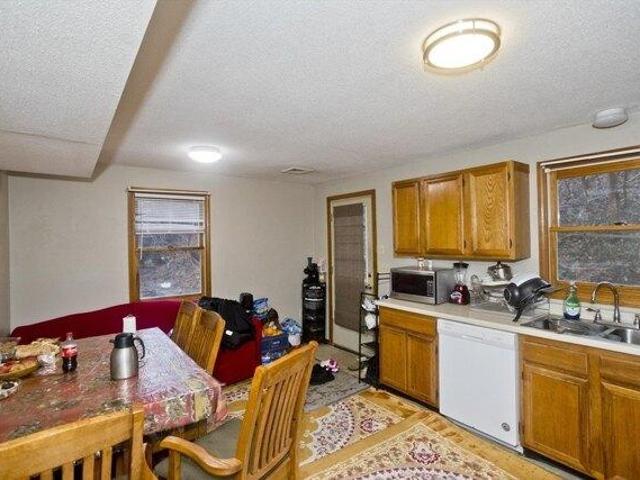 house with 6 bedroom, Agawam MA ES104233207