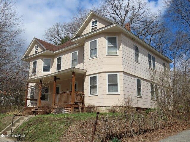 house with 6 bedroom, Adams MA ES103247981