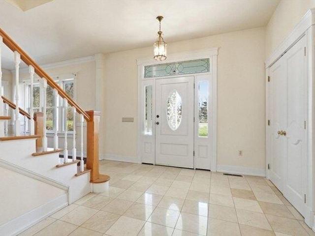 house with 6 bedroom, Amherst MA ES105106137