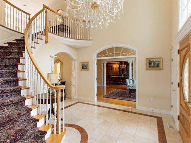 house with 6 bedroom, Andover MA ES105208003