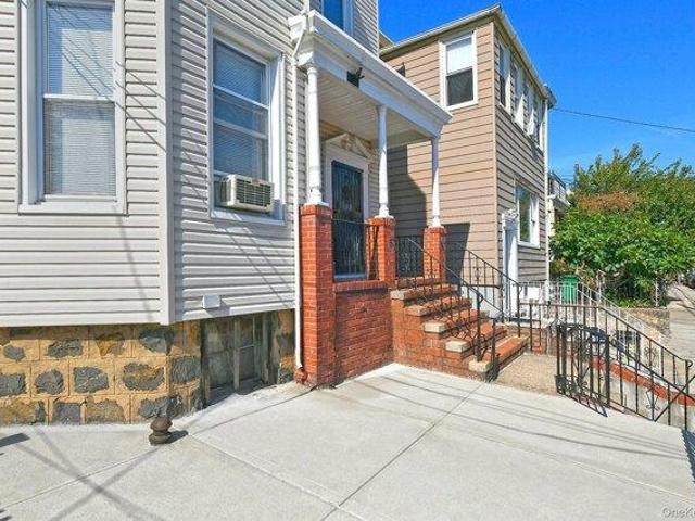 house with 6 bedroom, Astoria NY DLS102283415