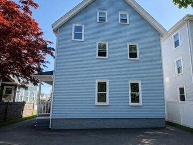 house with 6 bedroom, Attleboro MA DS104079063