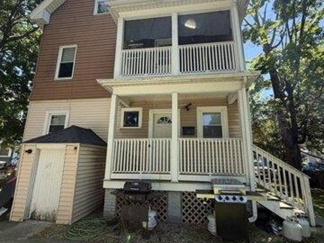 house with 6 bedroom, Attleboro MA ES103852259