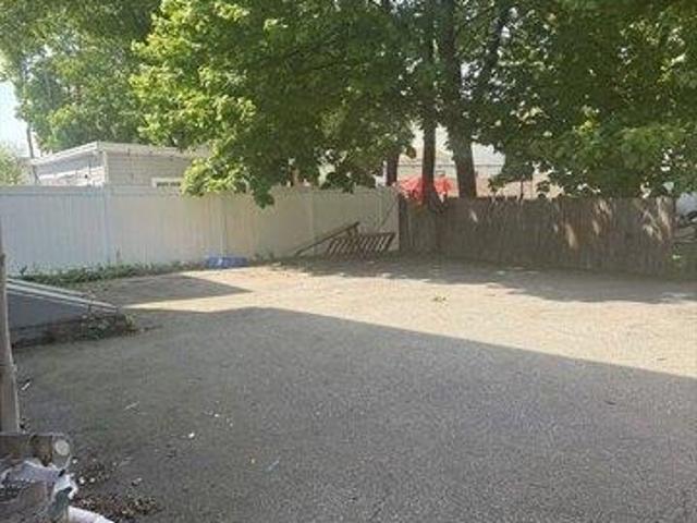 house with 6 bedroom, Attleboro MA ES104569087