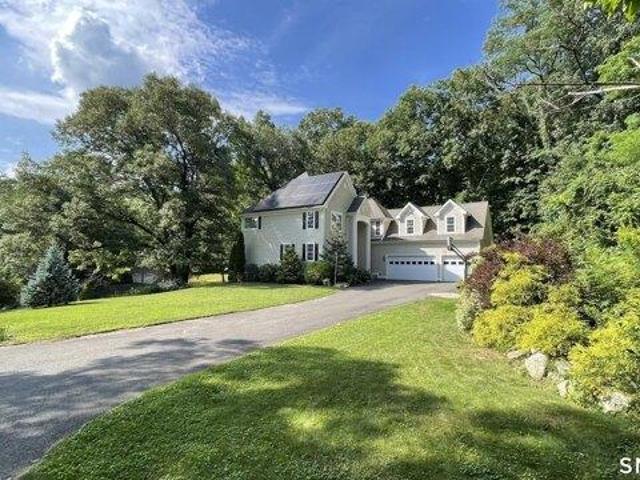 house with 6 bedroom, Avon CT DS104042023