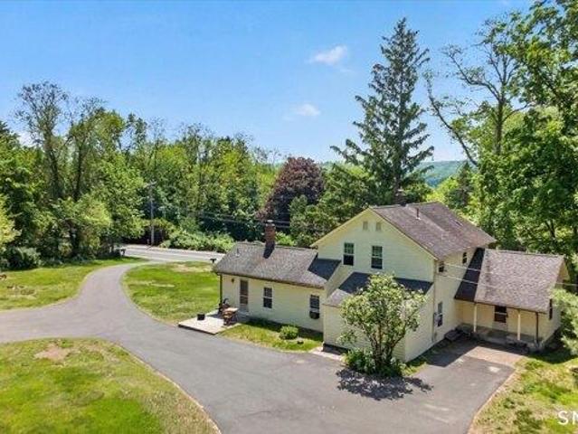 house with 6 bedroom, Avon CT ES103097455