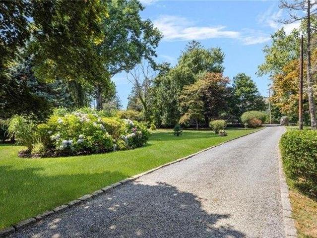 house with 6 bedroom, Barrington RI ES105158643