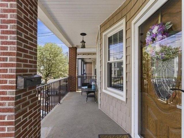 house with 6 bedroom, Bayonne NJ ES104114654
