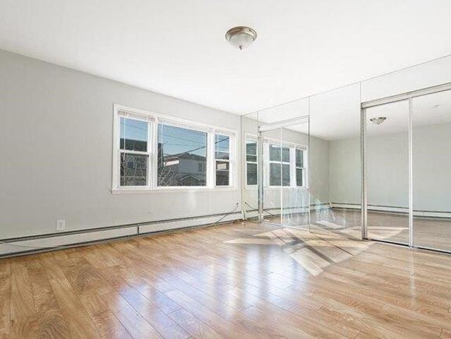 house with 6 bedroom, Bayonne NJ ES104441989
