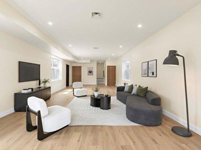 house with 6 bedroom, Bayonne NJ ES104759832