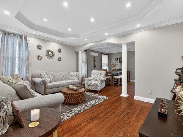 house with 6 bedroom, Bayonne NJ ES104835825