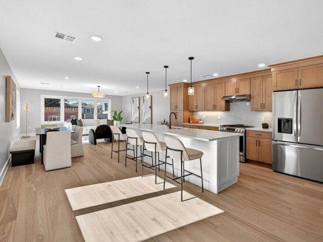 house with 6 bedroom, Bayonne NJ ES102828340