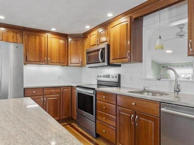 house with 6 bedroom, Bedford MA ES102922523