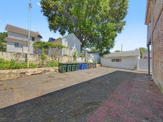 house with 6 bedroom, Belleville NJ ES104440507