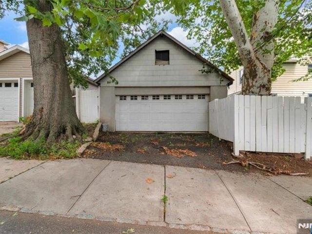 house with 6 bedroom, Belleville NJ ES105191754