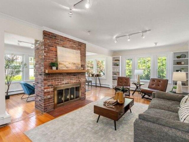 house with 6 bedroom, Belmont MA ES104114876