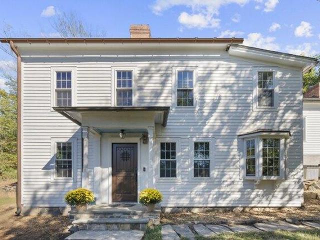house with 6 bedroom, Bethel CT DS104150192