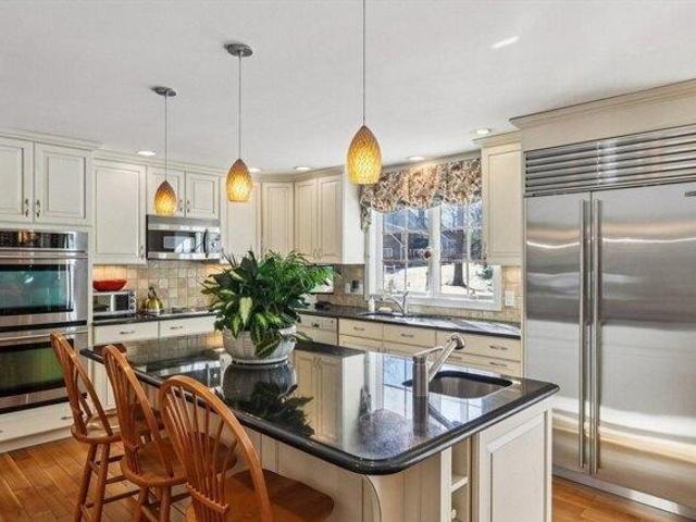 house with 6 bedroom, Beverly MA DS102531560