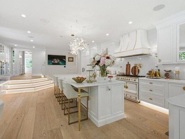house with 6 bedroom, Beverly MA ES105041146