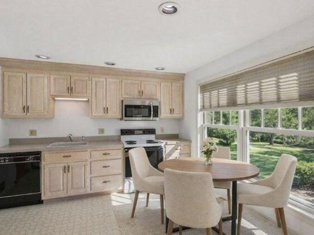 house with 6 bedroom, Beverly MA ES105207872