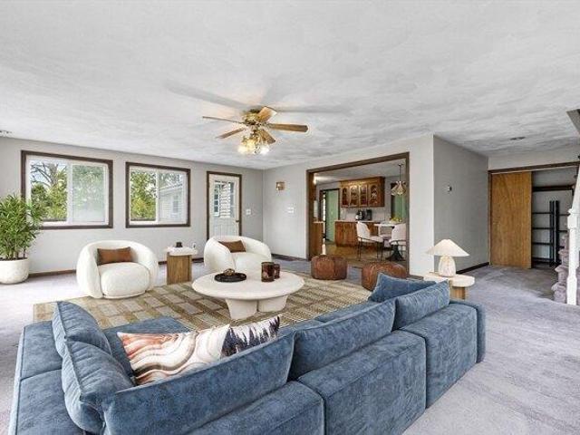 house with 6 bedroom, Billerica MA ES105400726
