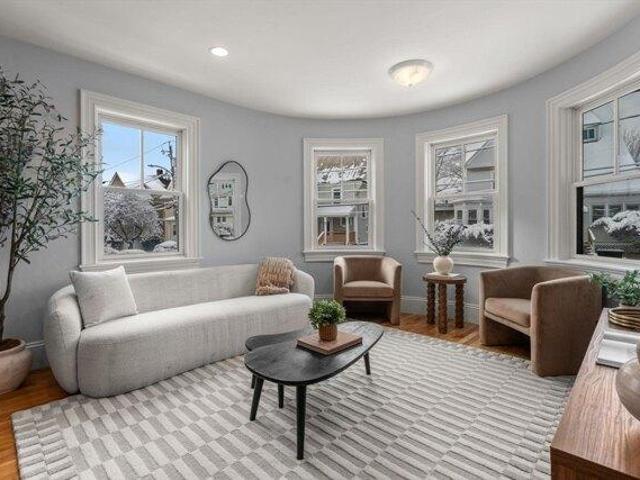 house with 6 bedroom, Boston MA DLS102314035
