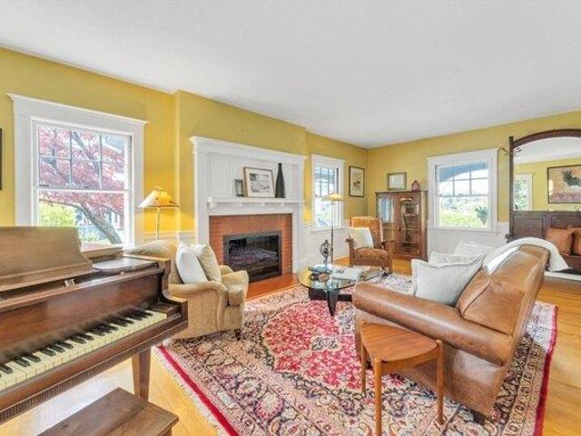 house with 6 bedroom, Boston MA DLS102477135