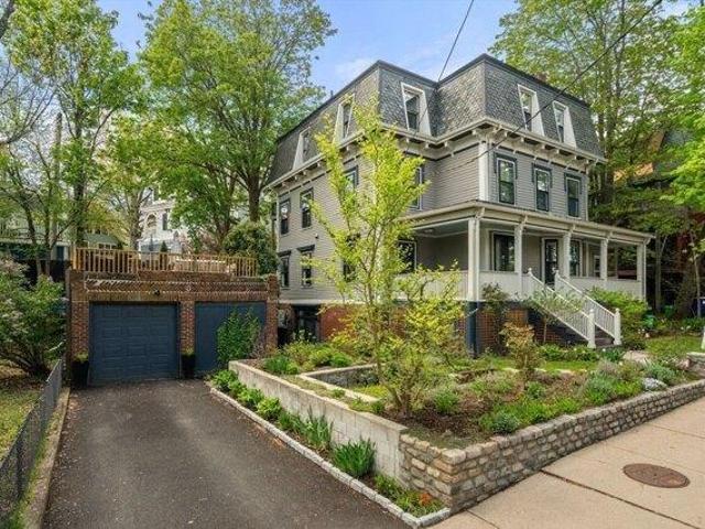 house with 6 bedroom, Boston MA DLS102670345