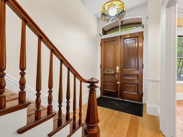 house with 6 bedroom, Boston MA DLS102761648