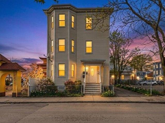 house with 6 bedroom, Boston MA DLS102860425