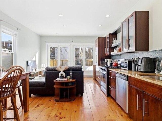 house with 6 bedroom, Boston MA DLS102860963
